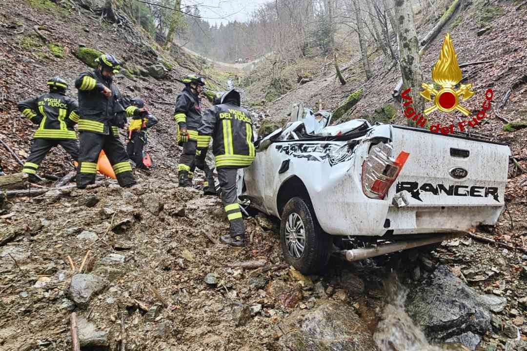 A Cervatto auto finisce in un dirupo: morto il conducente di 52 anni ...